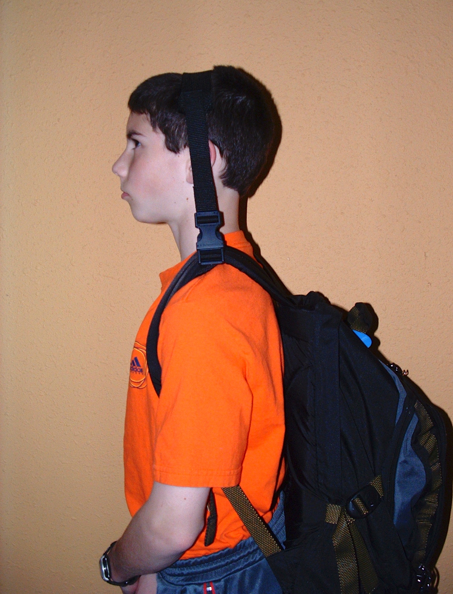 How to carry a bag with natural, healthy posture